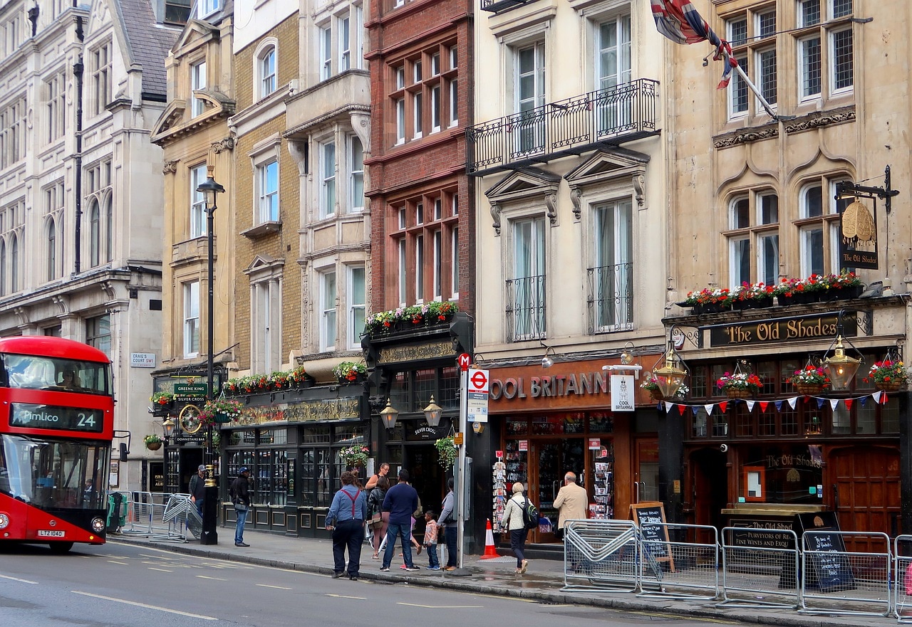 5 Must-Visit Traditional Pubs in London, UK – skyticket Travel Guide